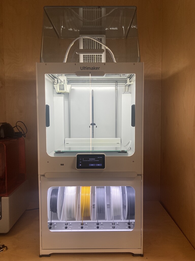 Ultimaker S5 Pro Bundle, Air Manager, Material Station, Plus Extras ...